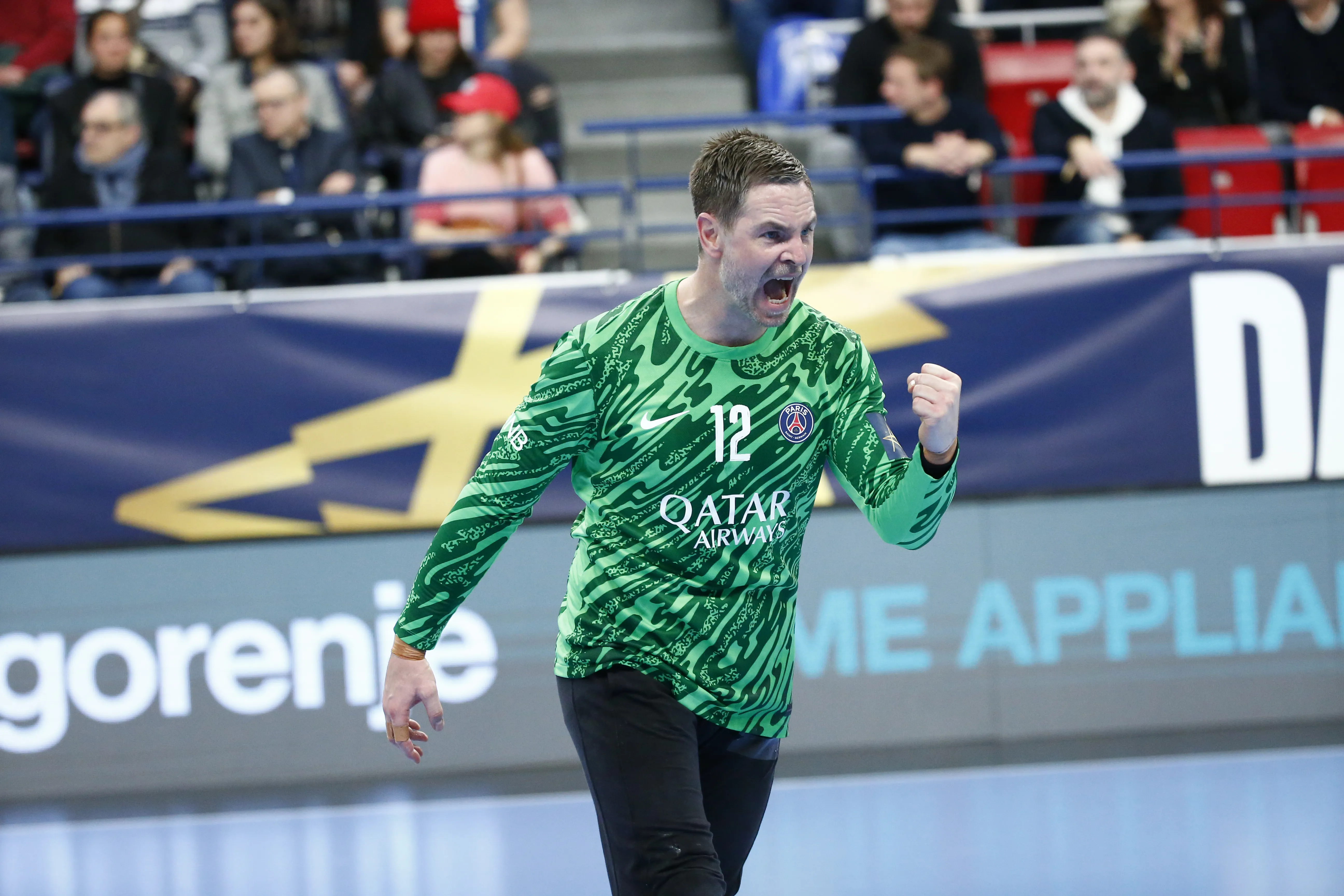 “Letting the emotions outside and keeping focus inside”